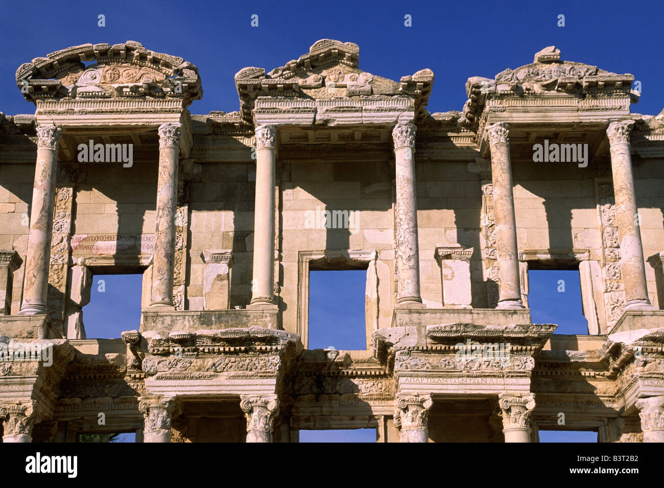 Greek architecture library in hi-res stock photography and images - Alamy
