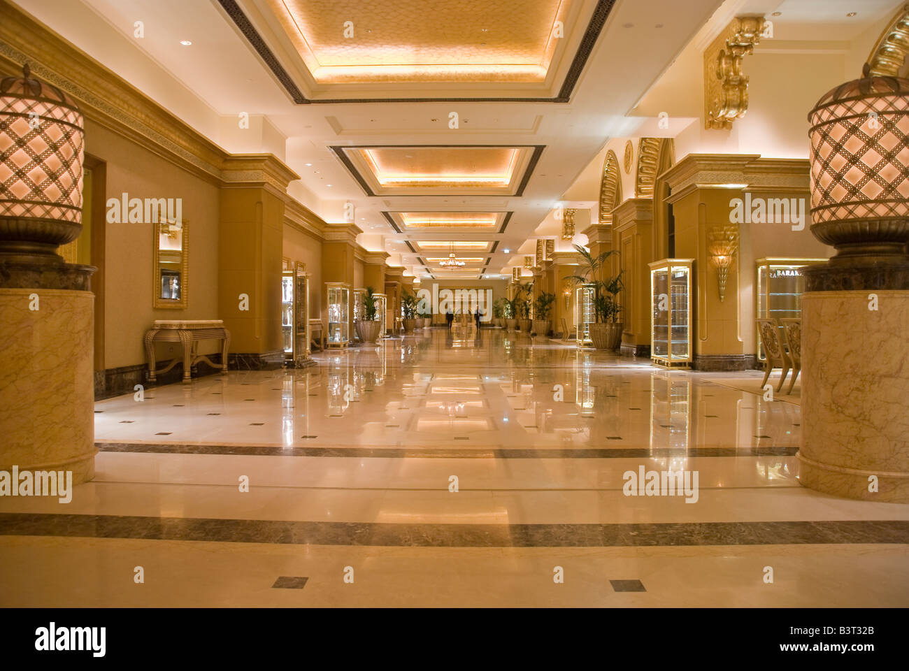Emirates palace hi-res stock photography and images - Alamy