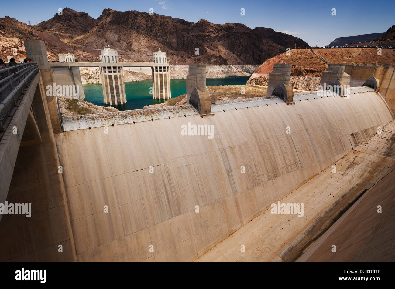 Water overflow on dam hi-res stock photography and images - Alamy