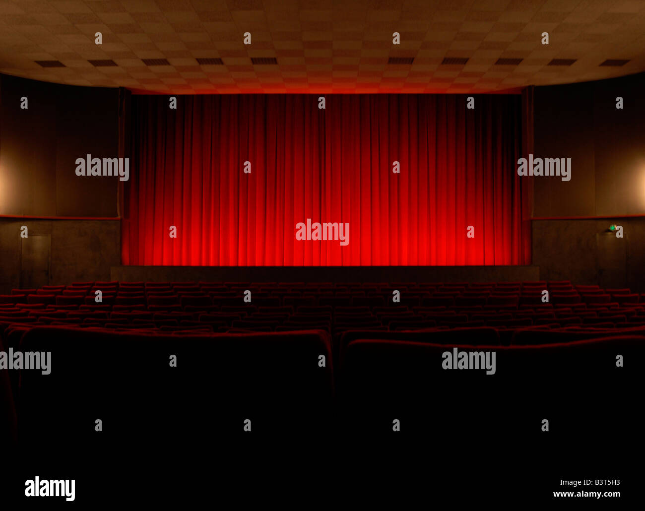 Empty cinema hi-res stock photography and images - Alamy