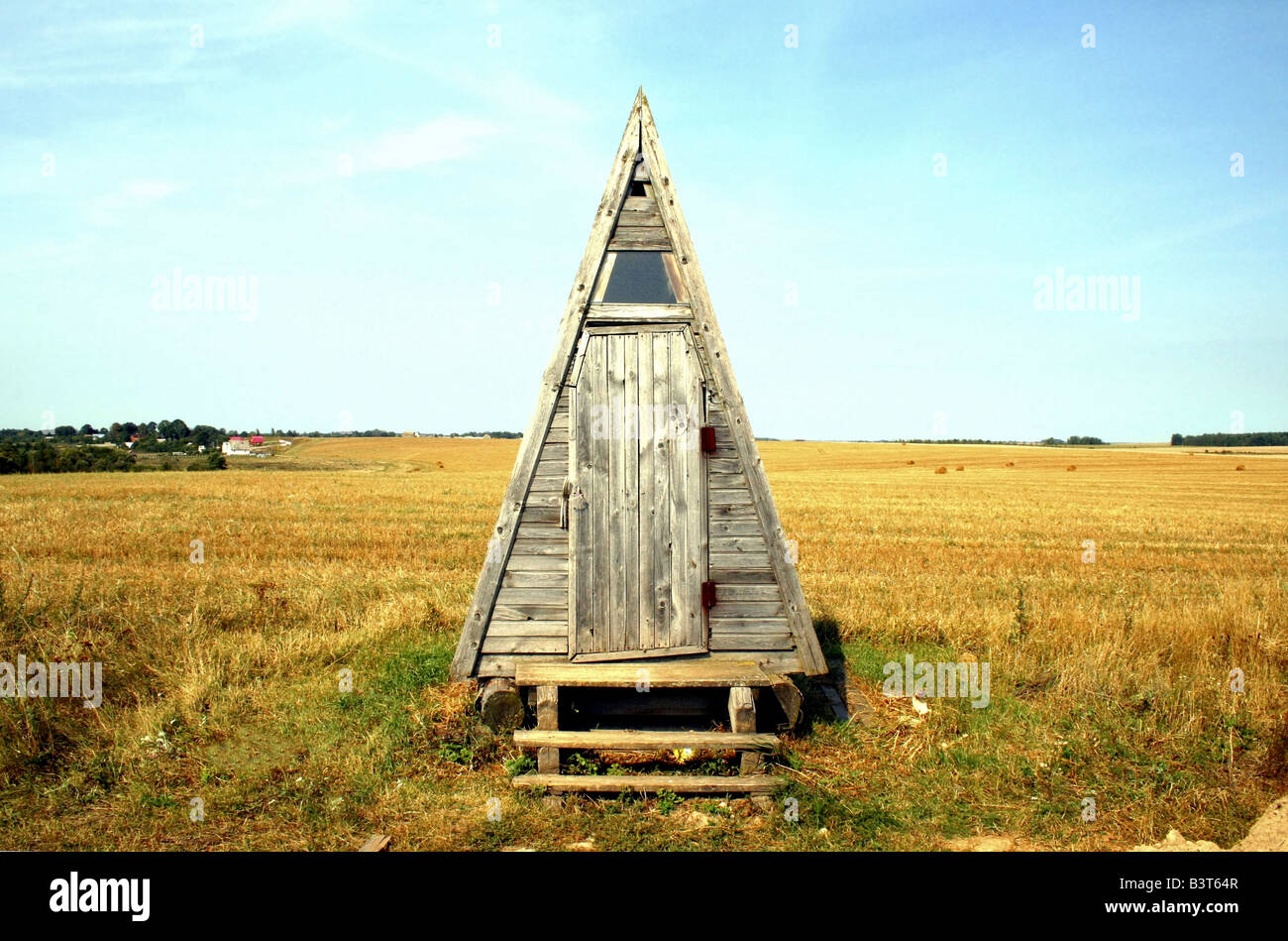 Triangle Hut (Cottage) near Dudutki Village Stock Photo - Alamy