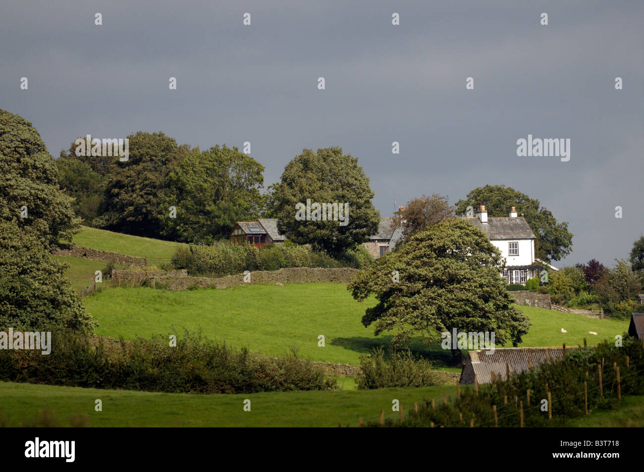 A cottage in the countryside Stock Photo - Alamy