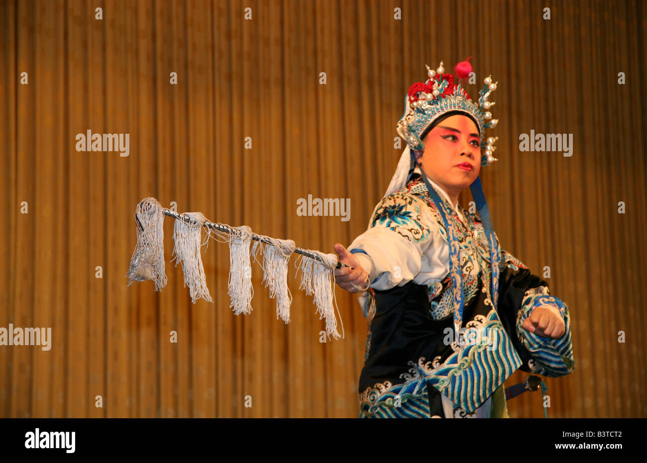Performer in costume hi-res stock photography and images - Alamy