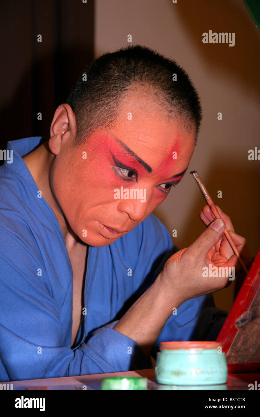 Asia, China, Beijing. Beijing Opera performer backstage Stock Photo - Alamy
