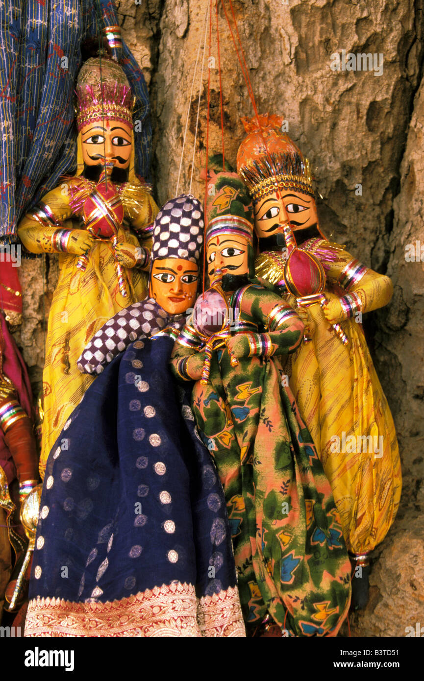 Paper mache puppets hi-res stock photography and images - Alamy
