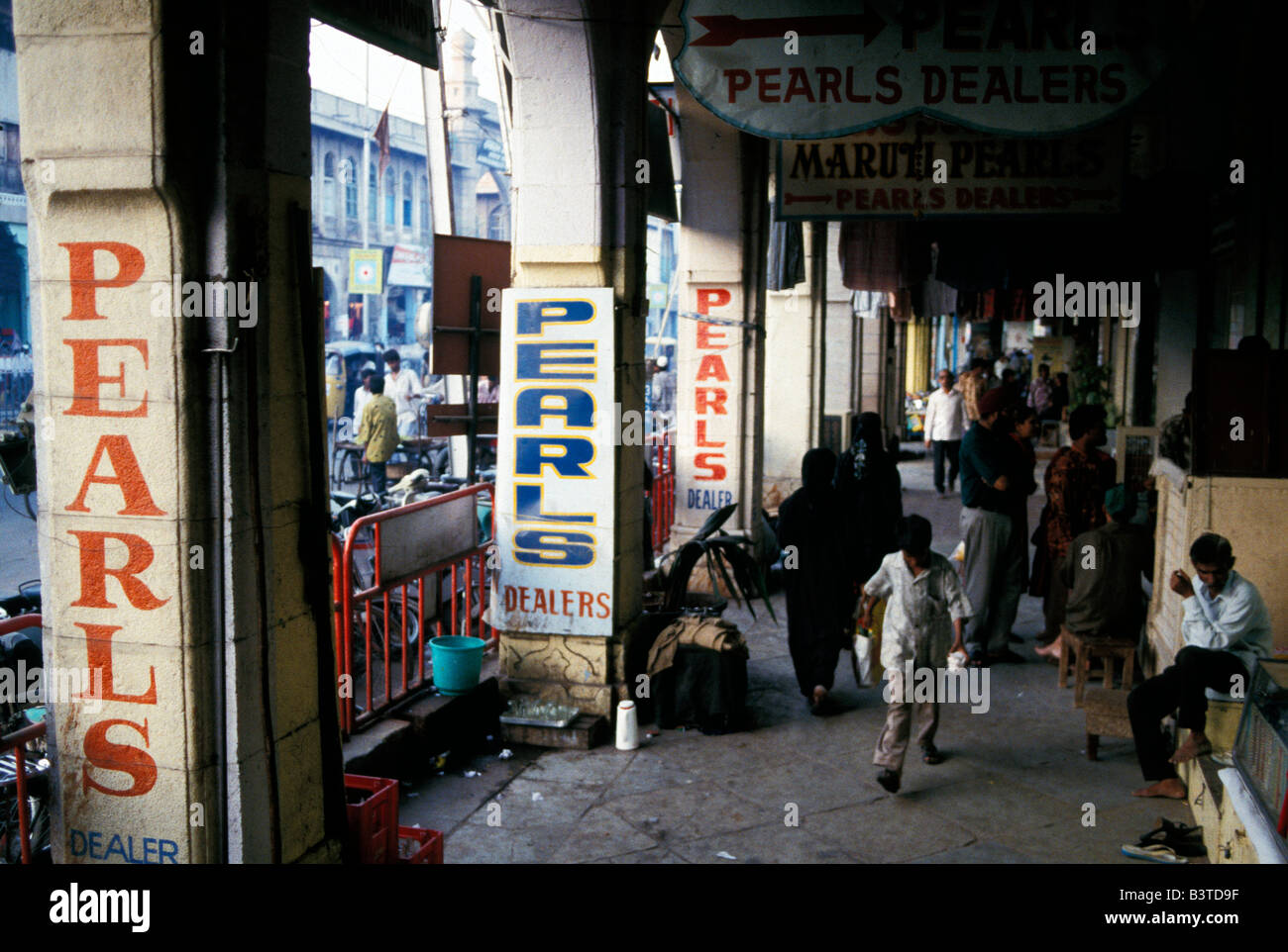 Asia, India, Hyderabad. Pearl Shops Stock Photo - Alamy