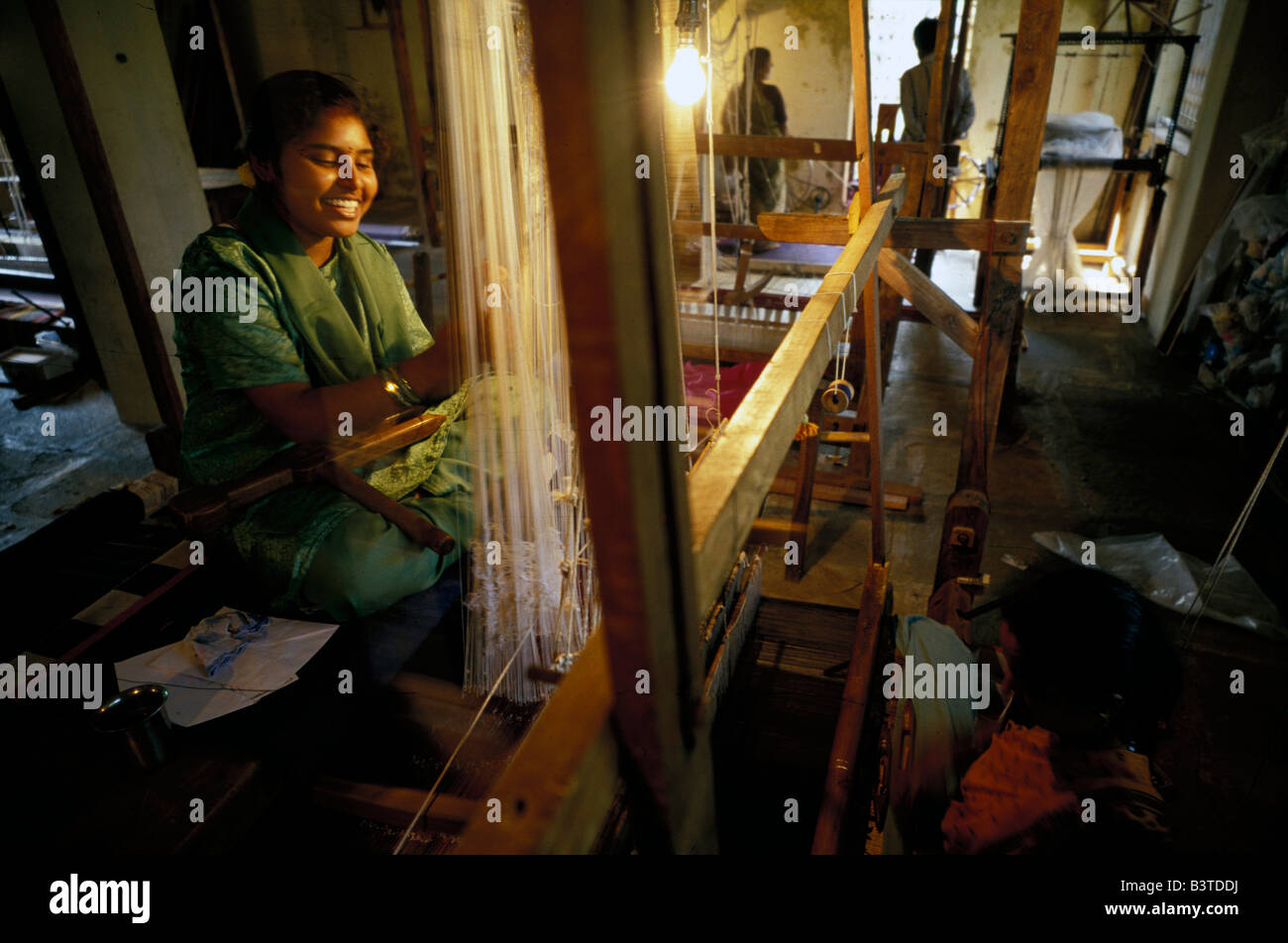 Loom operator hi-res stock photography and images - Alamy
