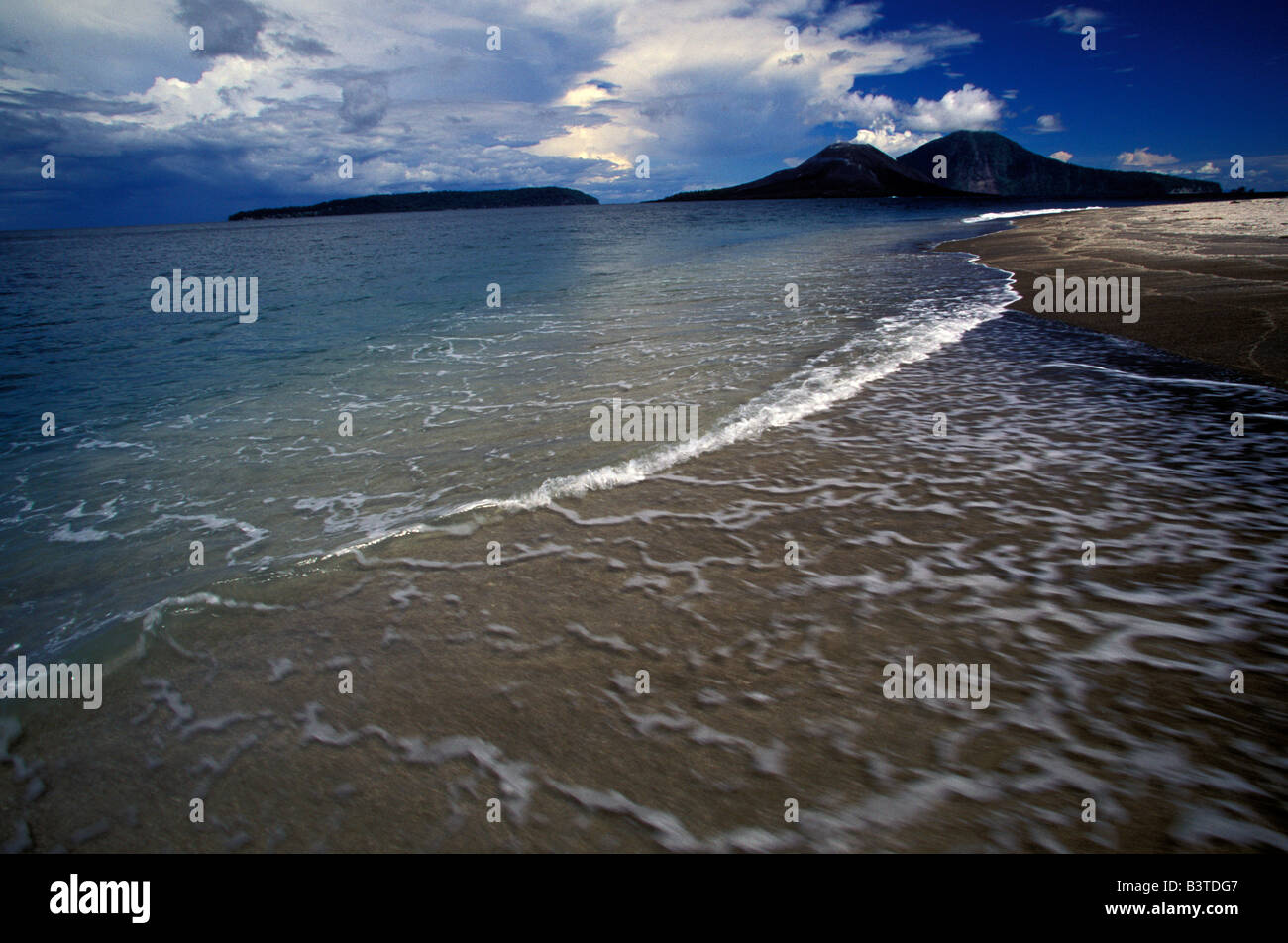 Asia, Indonesia, Krakatau Volcano. Beach scene Stock Photo - Alamy