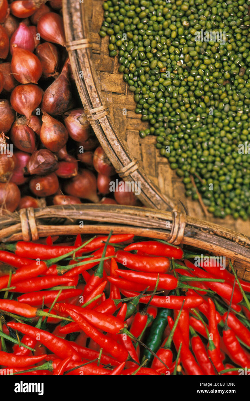 Tomohon market hi-res stock photography and images - Alamy