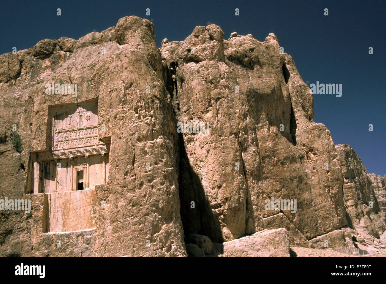 Tomb of darius the great hi-res stock photography and images - Alamy