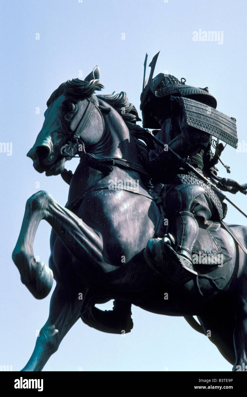 Samurai statue hi-res stock photography and images - Alamy