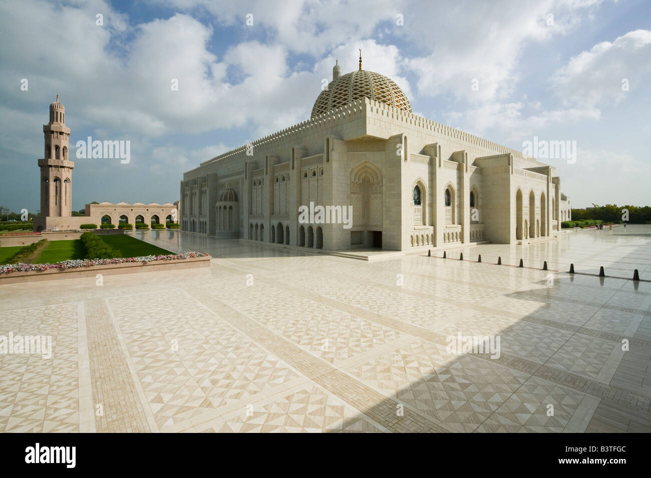 Oman, Muscat, Al, Ghubrah. Grand Mosque, Exterior / Daytime Stock Photo ...