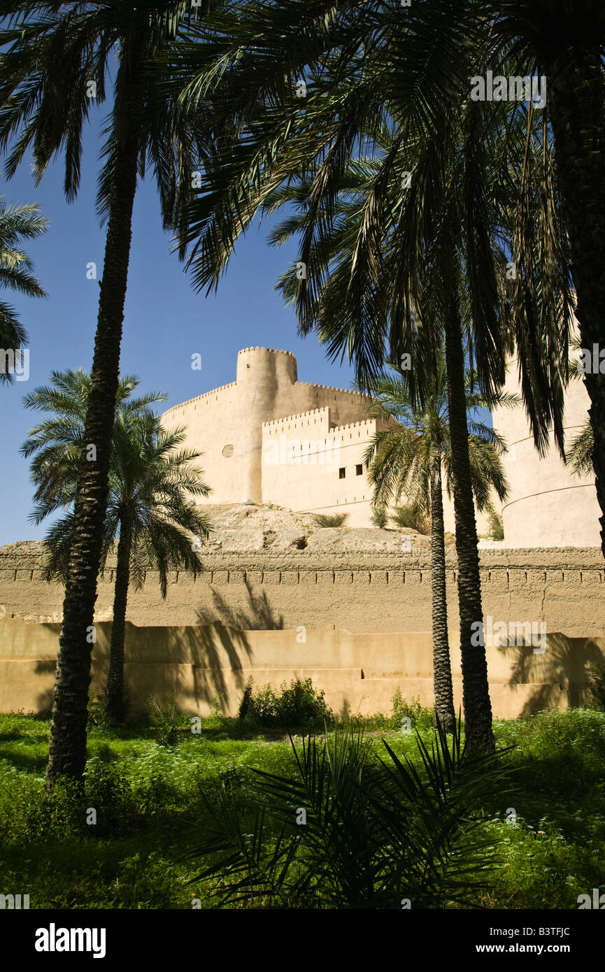 Plain parapet hi-res stock photography and images - Alamy