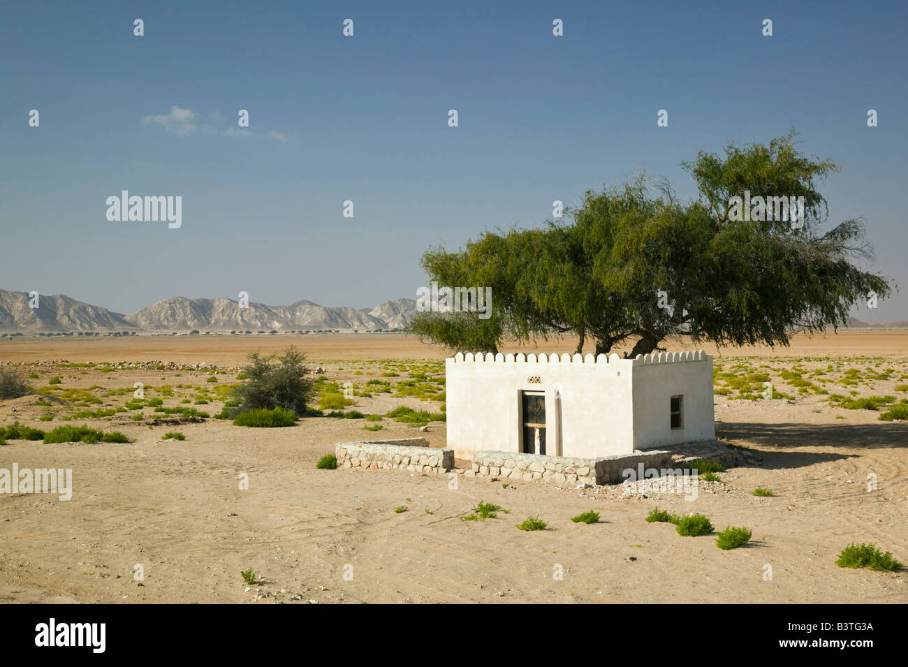 Oman, Sharqiya Region, Ras Al Hadd. Desert House Stock Photo - Alamy
