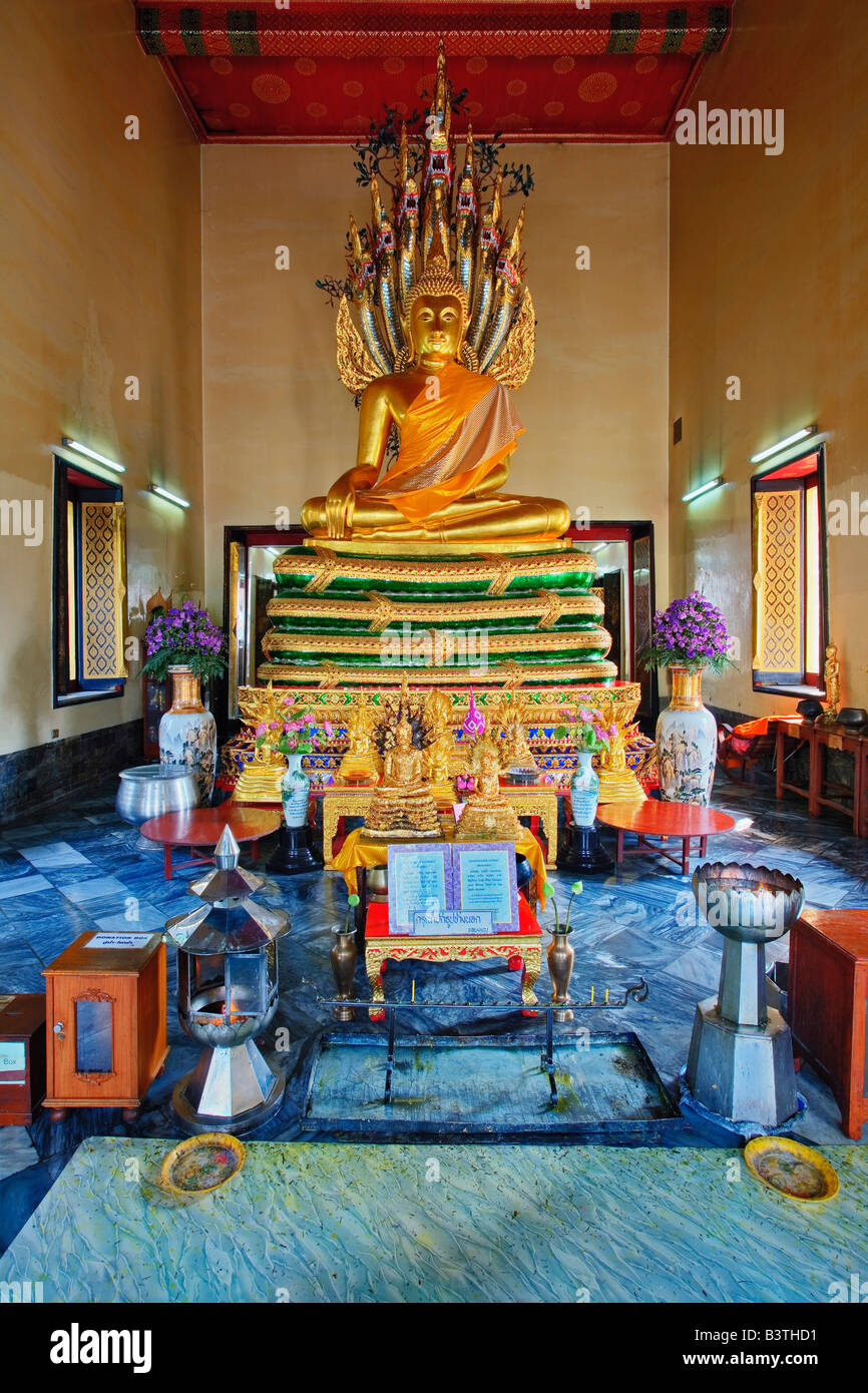 One of many altars with a Buddha, Wat Pho, Bangkok, Thailand Stock ...