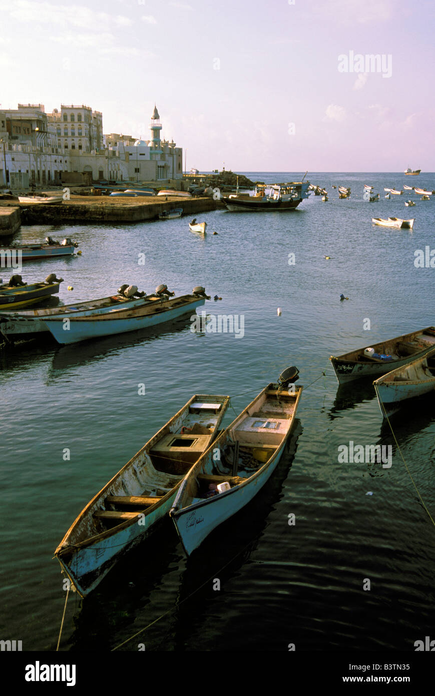 Asia, Yemen, Al-Mukalla. Boats in sunrise Stock Photo - Alamy