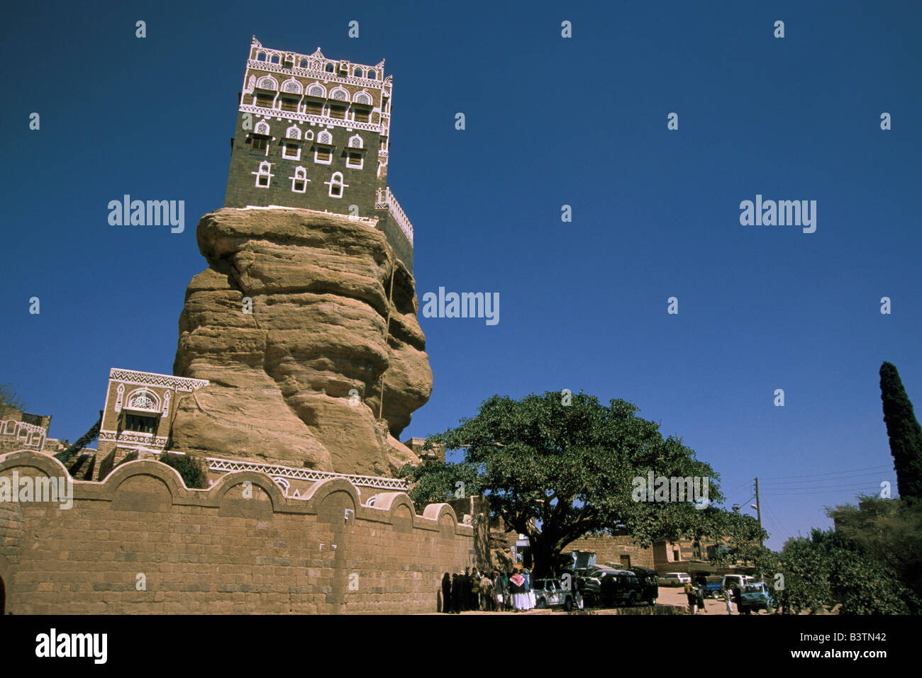 Asia, Yemen, Wadi Dhar. Rock Palace, or Dar Al Hajar Stock Photo - Alamy