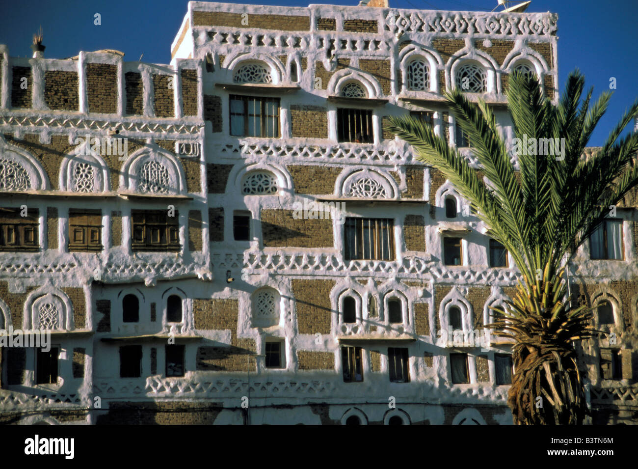 Asia, Yemen, Sana'a. Yemeni house Stock Photo - Alamy