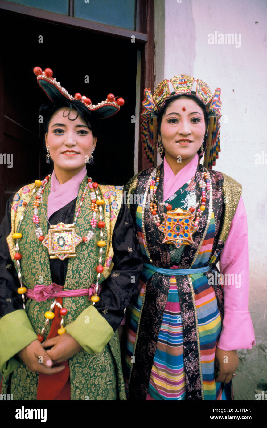 Tibet, Lhasa. Classical actresses Stock Photo - Alamy