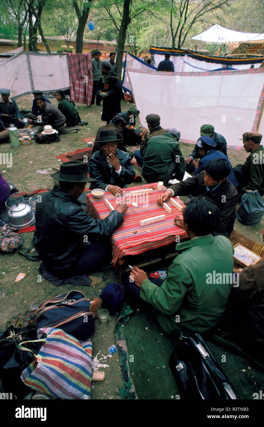 Smoking at picnic hi-res stock photography and images - Alamy