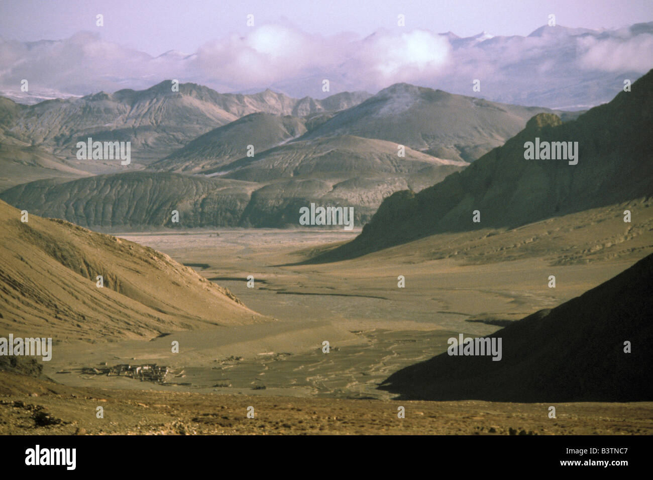 Tibet. Shegar, high plateau Stock Photo - Alamy