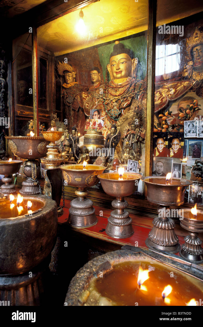 Tibet, Lhasa. Cave temple Stock Photo - Alamy