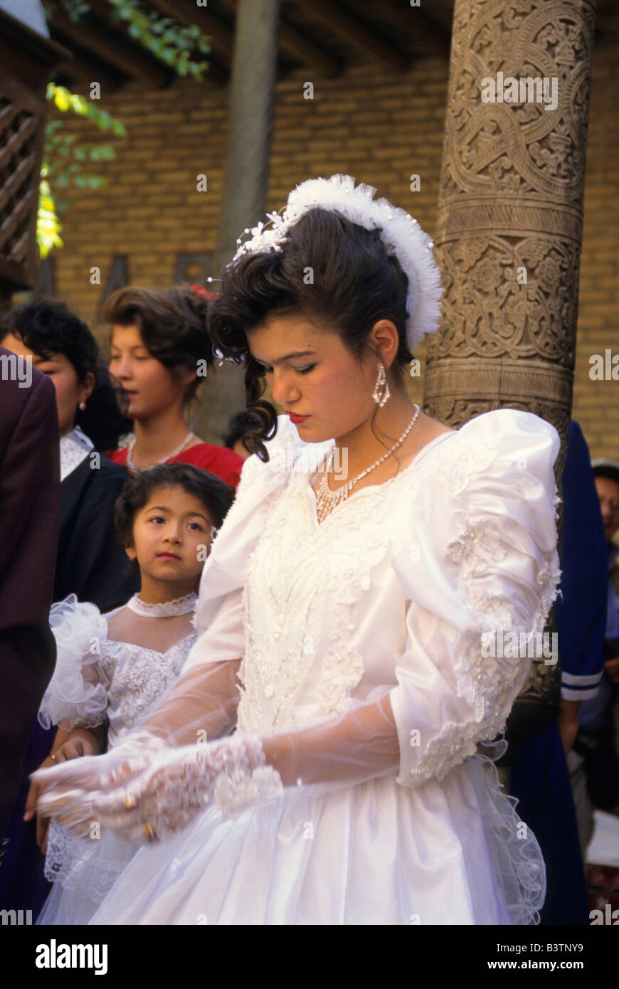 Uzbek bride wedding Khiva's old inner town, Uzbekistan, Central Asia ...
