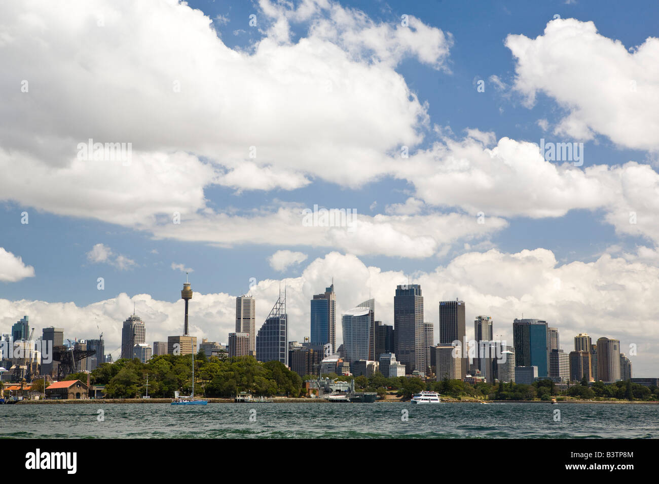 Sydney opera house sailing hi-res stock photography and images - Alamy