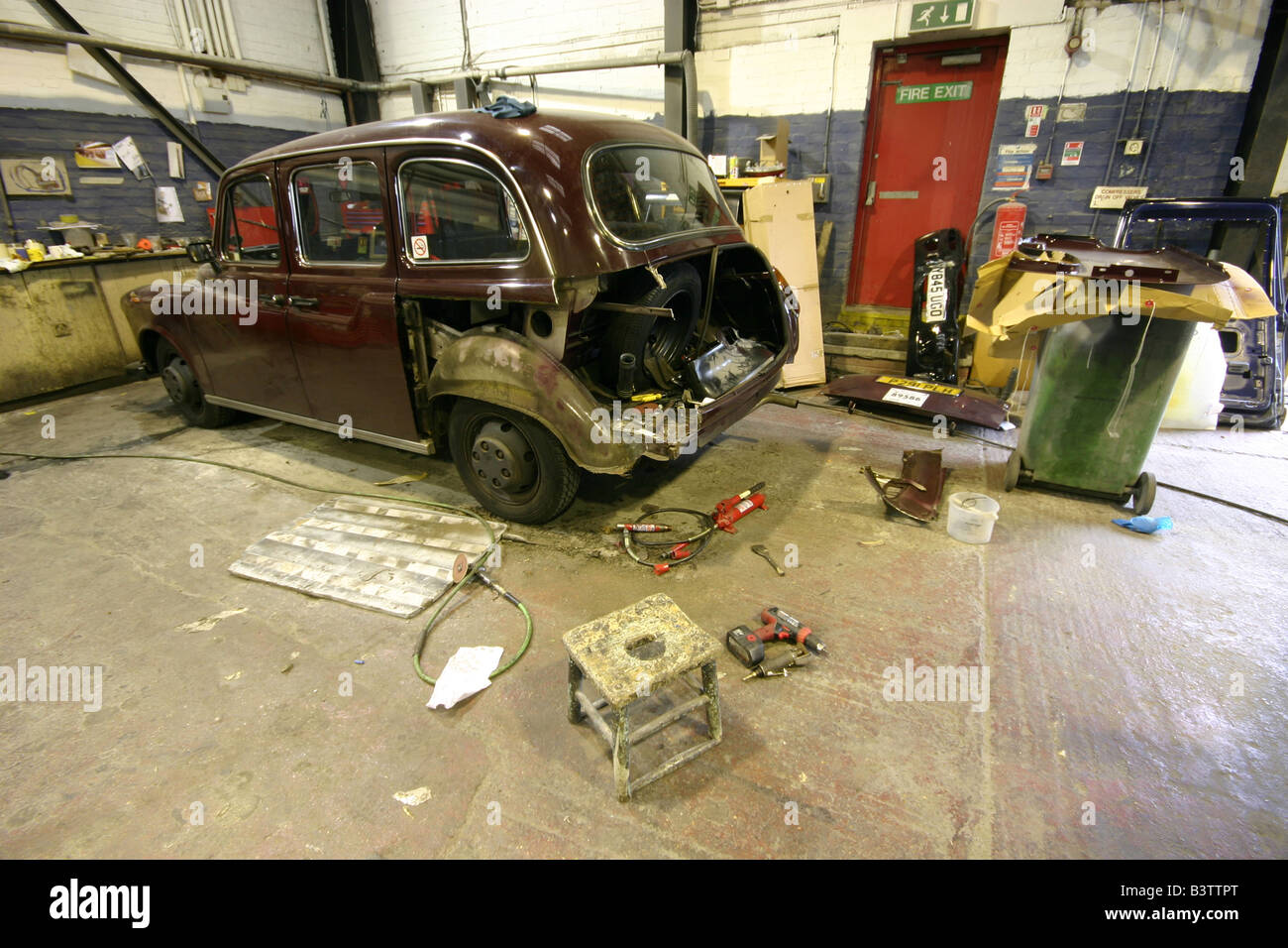TXII TX2 black cab, taxi, LTI TX11 workshop garage repair engine ...