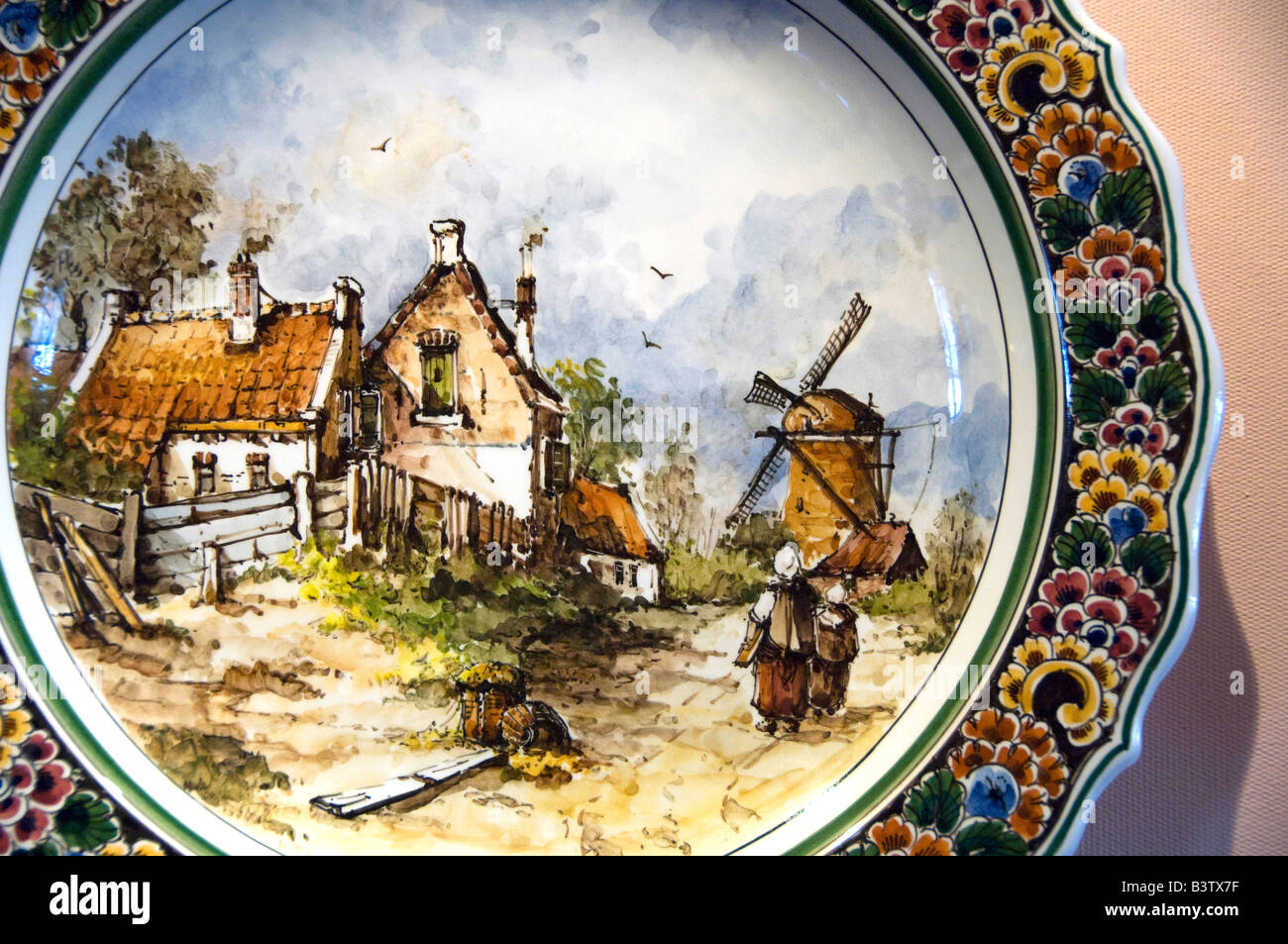 Delft porcelain hi-res stock photography and images - Alamy