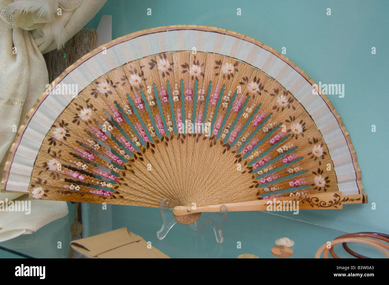 Spain, Pamplona (aka Iruna). Spanish fan Stock Photo - Alamy