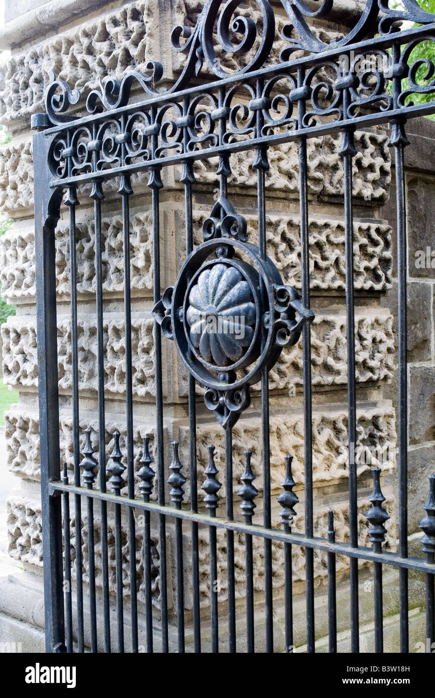 Iron bar gates hi-res stock photography and images - Alamy