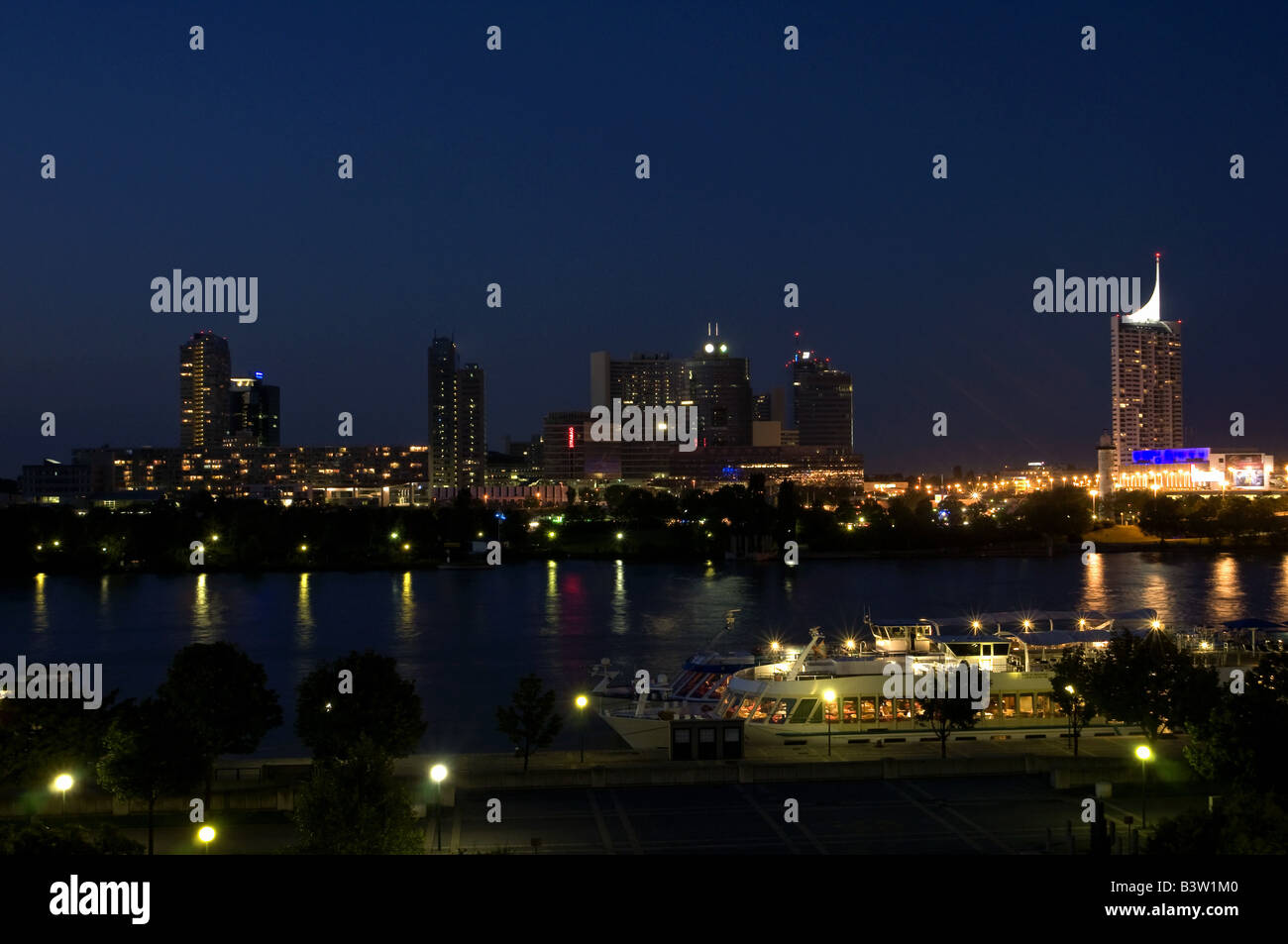 Wien an der Donau Vienna Danube River Stock Photo - Alamy