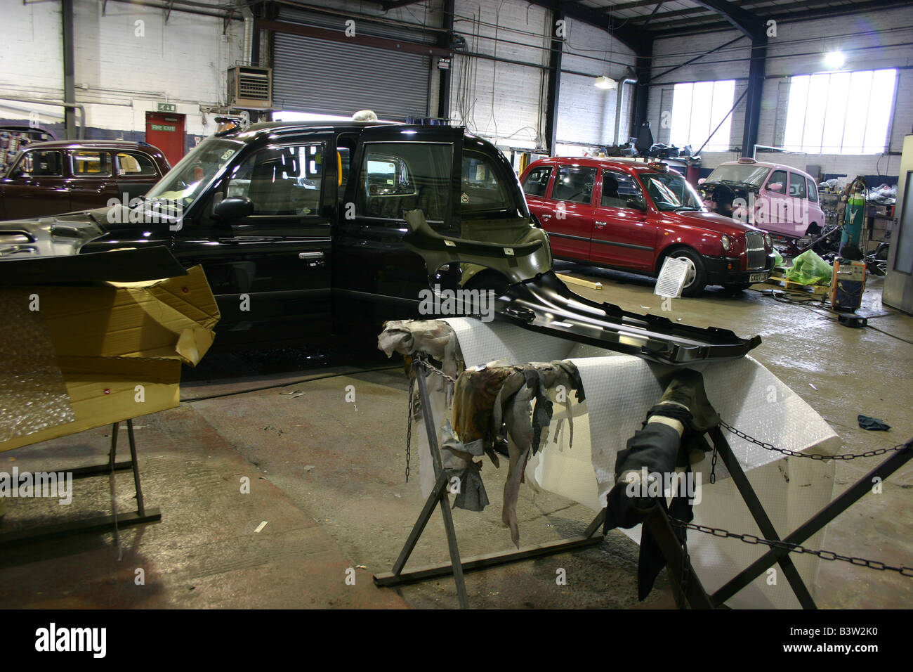TXII TX2 black cab, taxi, LTI TX11 workshop garage repair engine ...
