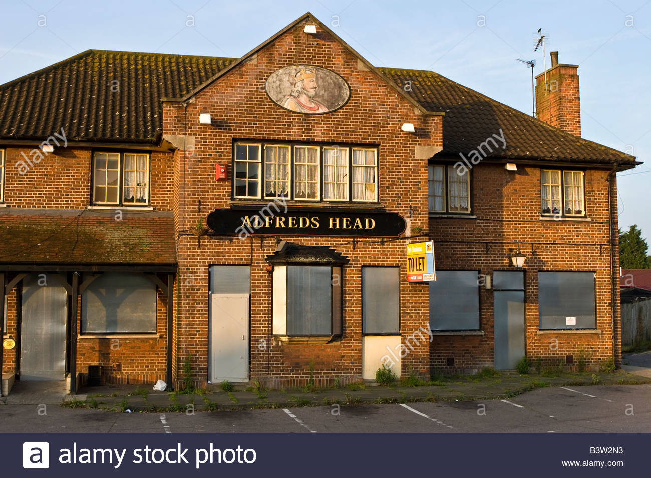 Closed Pub Uk High Resolution Stock Photography and Images - Alamy