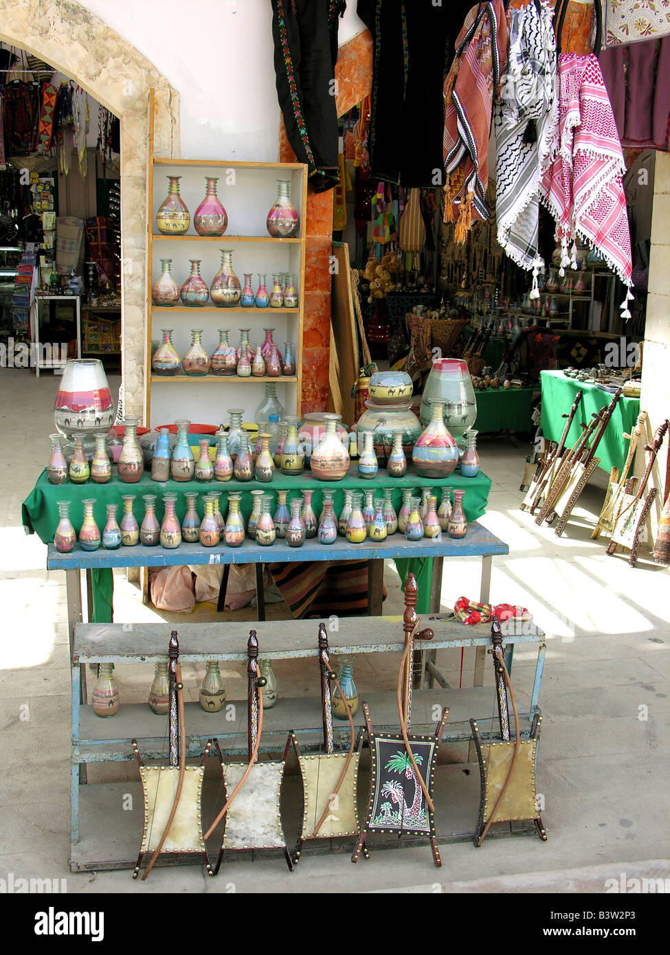 Ancient roman shop hi-res stock photography and images - Alamy