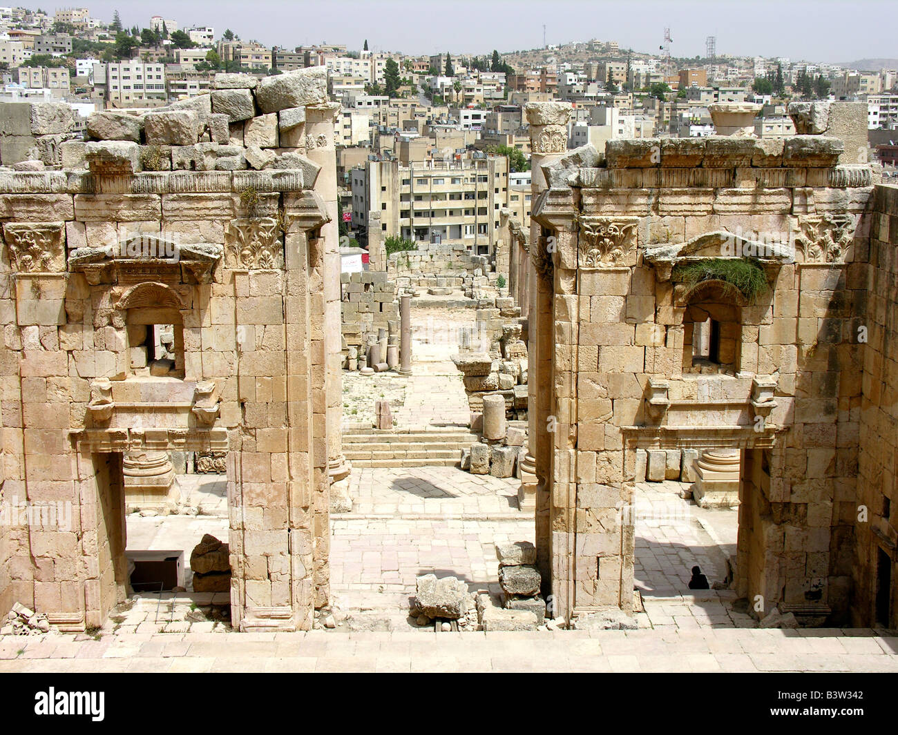 Roman ruins at Jerash north of Amman Jordan Stock Photo - Alamy