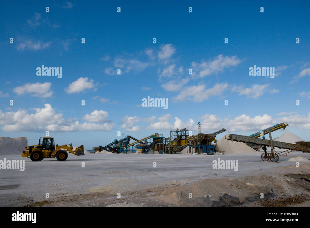 Salt works sardinia hi-res stock photography and images - Alamy