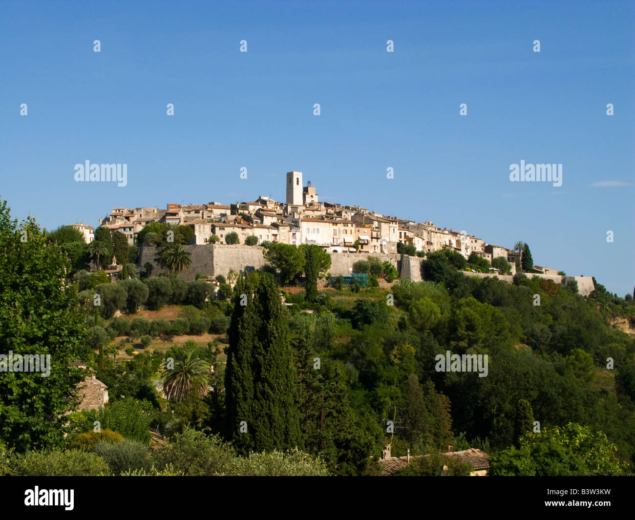 Southern french medieval village hi-res stock photography and images ...
