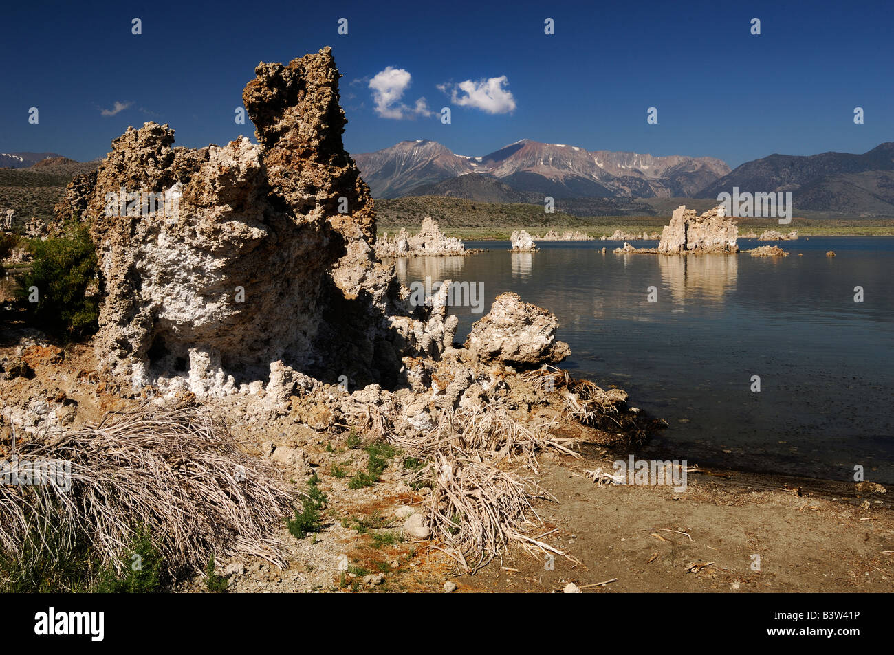 General landscape of Mono Lake Stock Photo - Alamy
