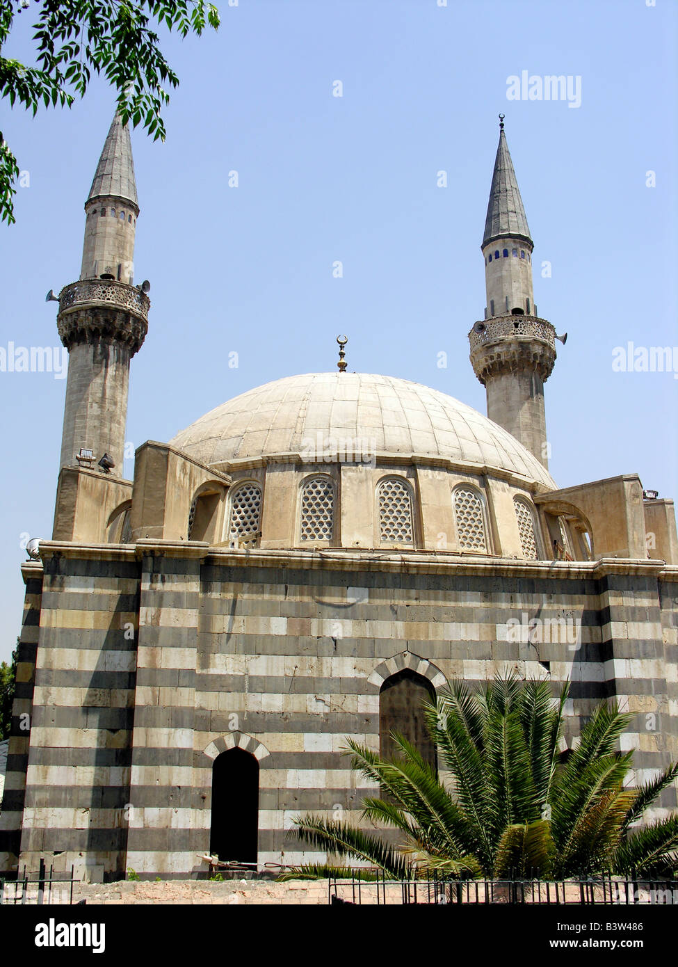 A mosque in the new city Damascus Syria Stock Photo - Alamy
