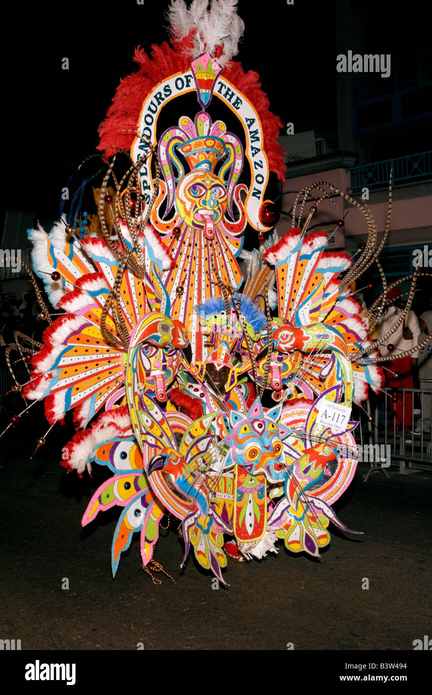 Junkanoo Dancer, Junkanoo Boxing Day Parade Stock Photo - Alamy