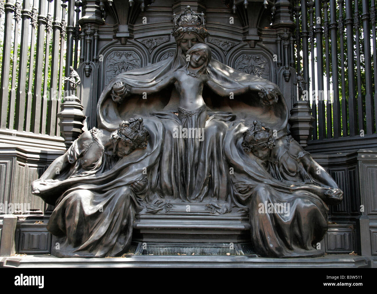 Queen alexandra road hi-res stock photography and images - Alamy