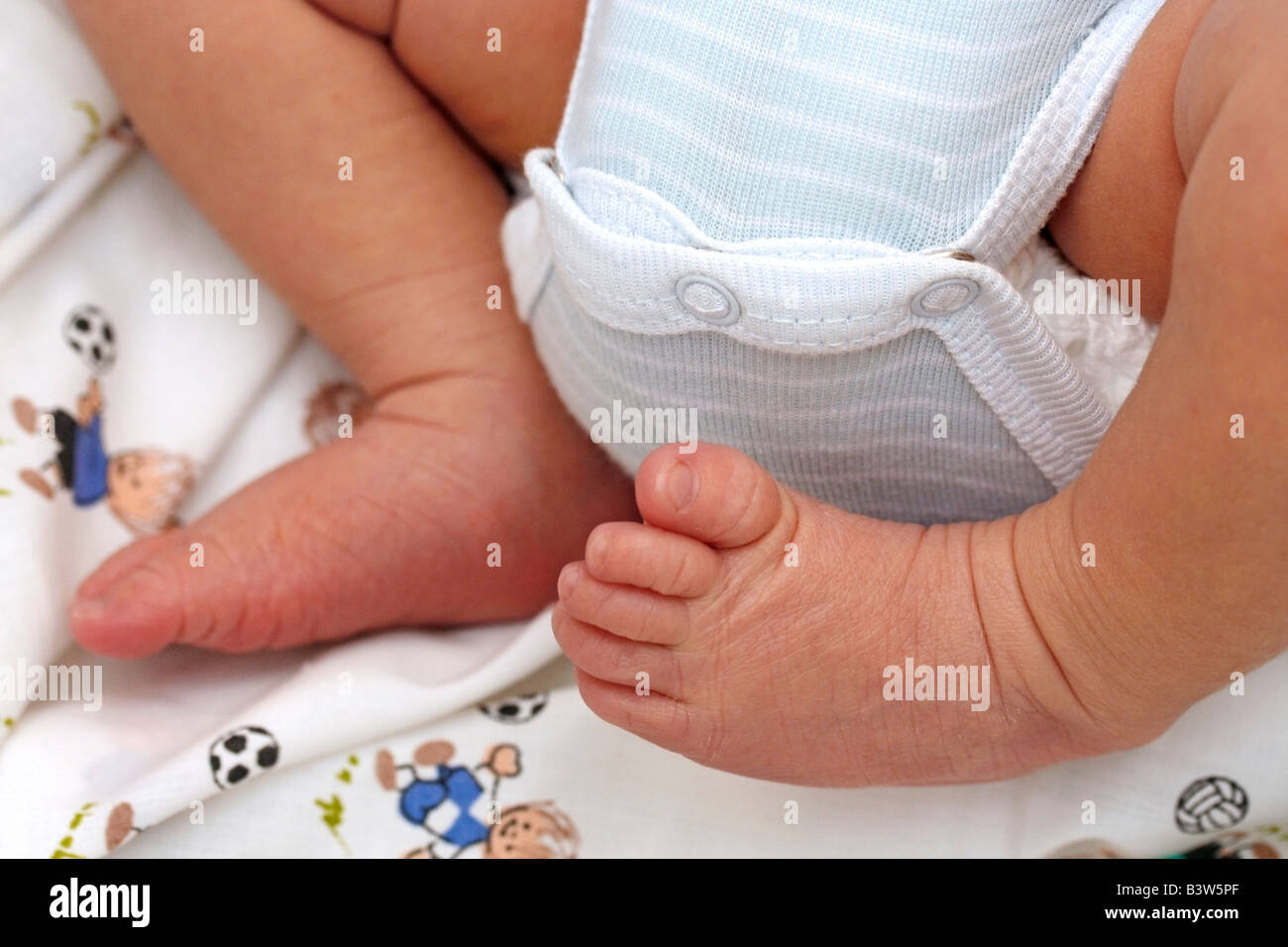 One little finger two little fingers hi-res stock photography and ...