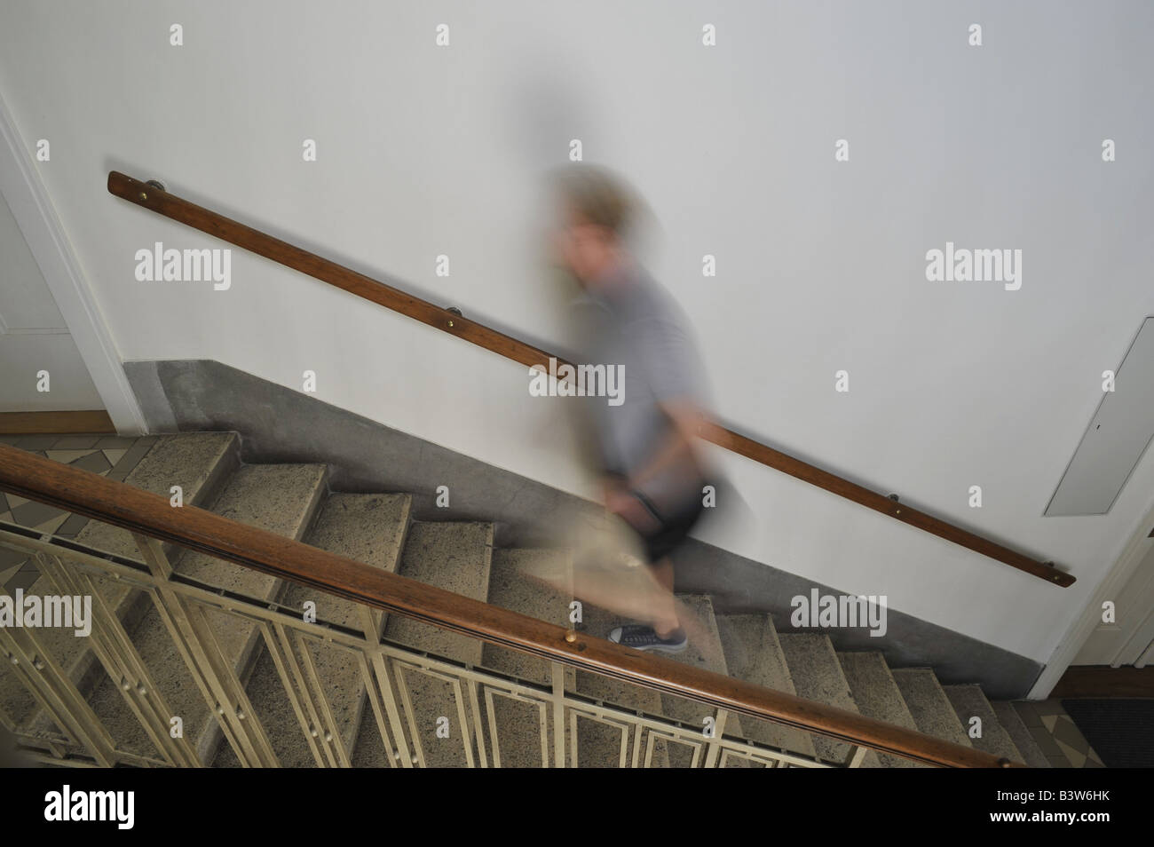 Treppe steigen mann hi-res stock photography and images - Alamy