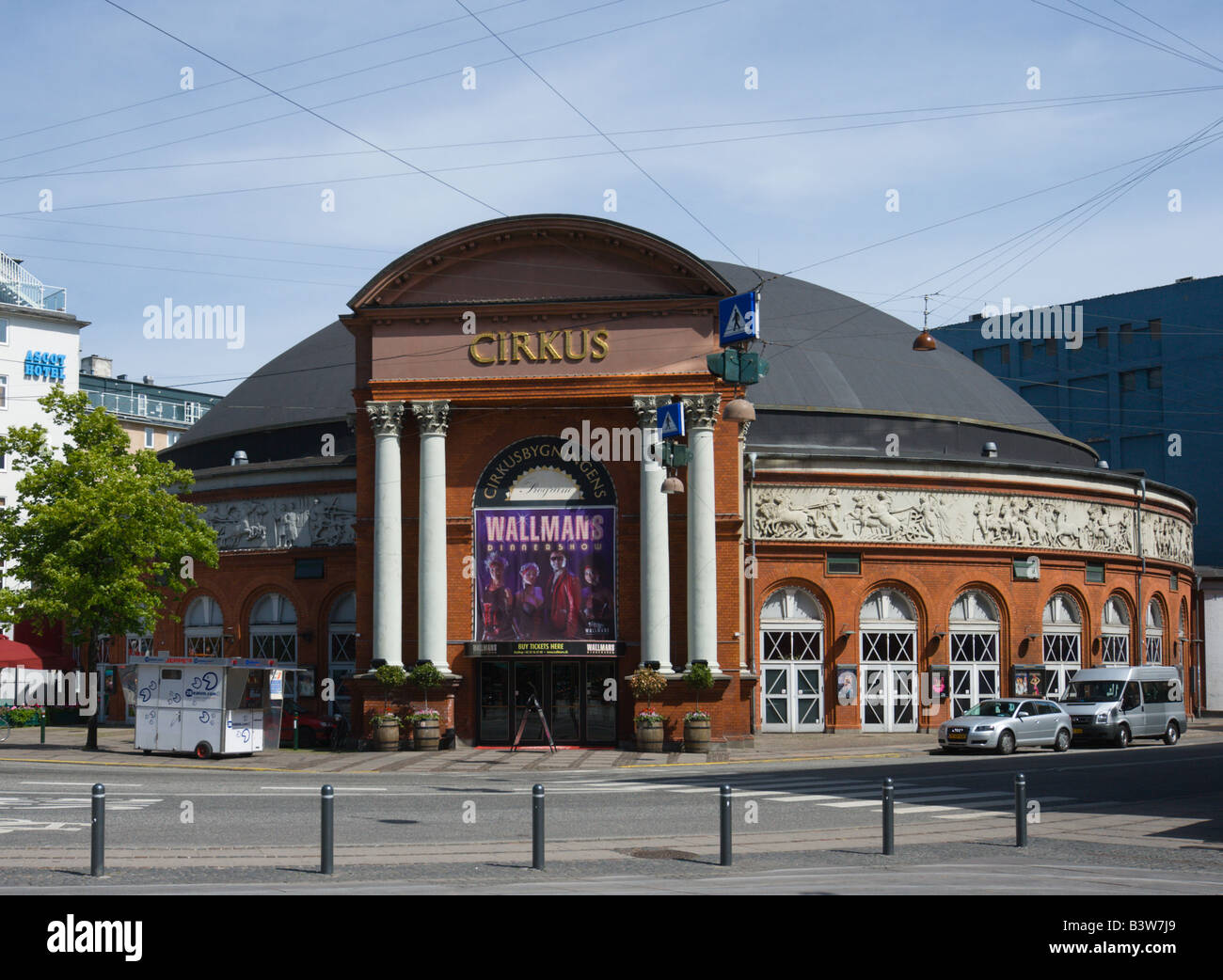 Cirkus hi-res stock photography and images - Alamy