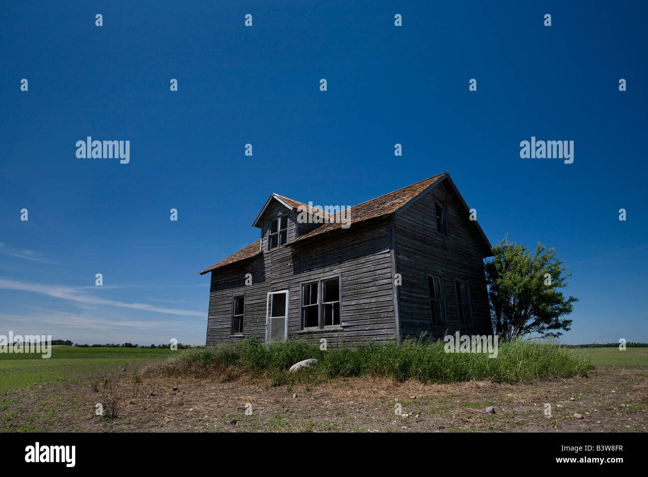 An abandoned old house Stock Photo - Alamy