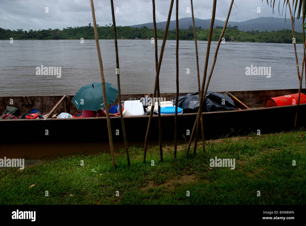 Pirogue canoe river french hi-res stock photography and images - Alamy