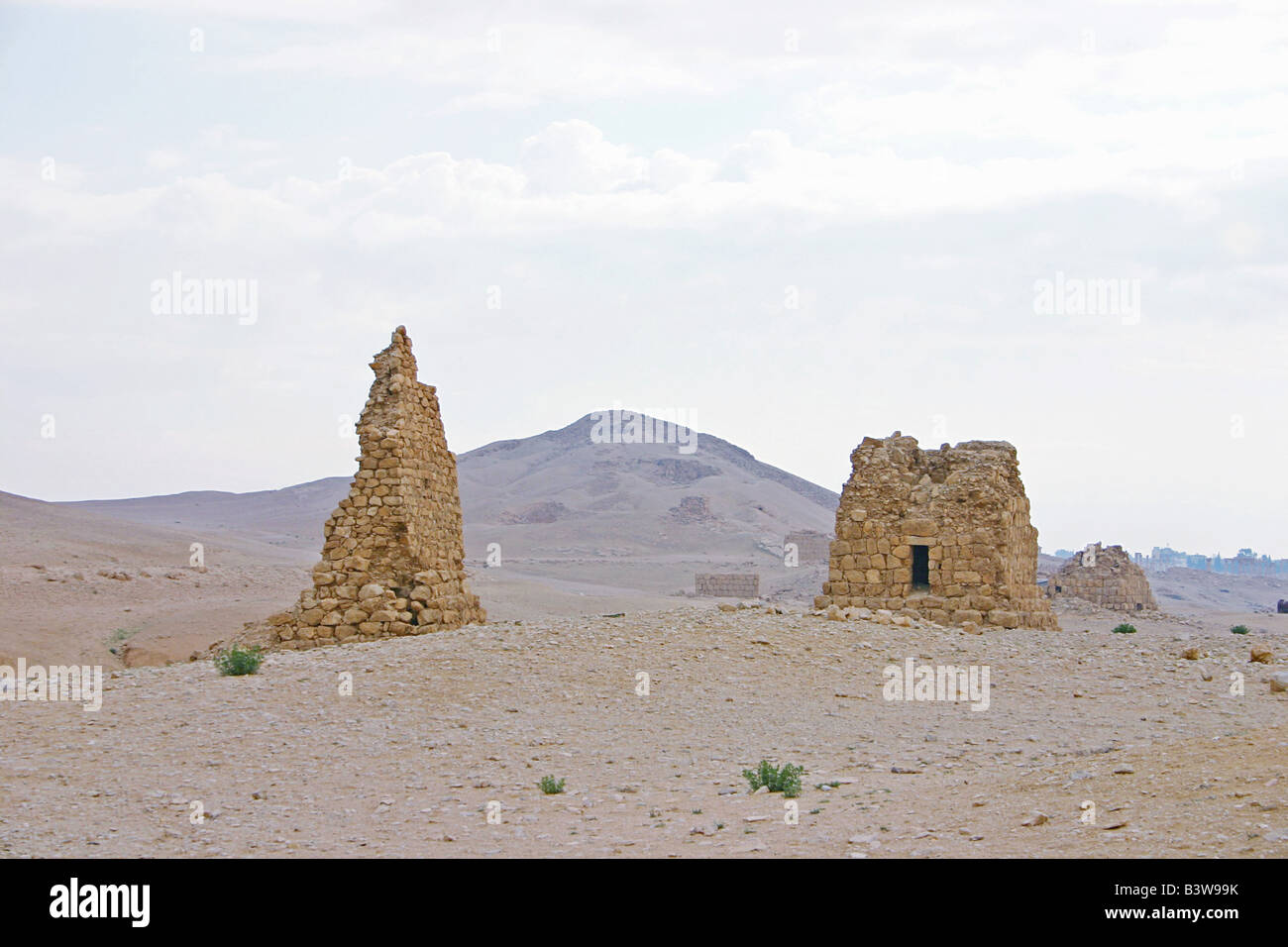Syria valley tombs hi-res stock photography and images - Alamy