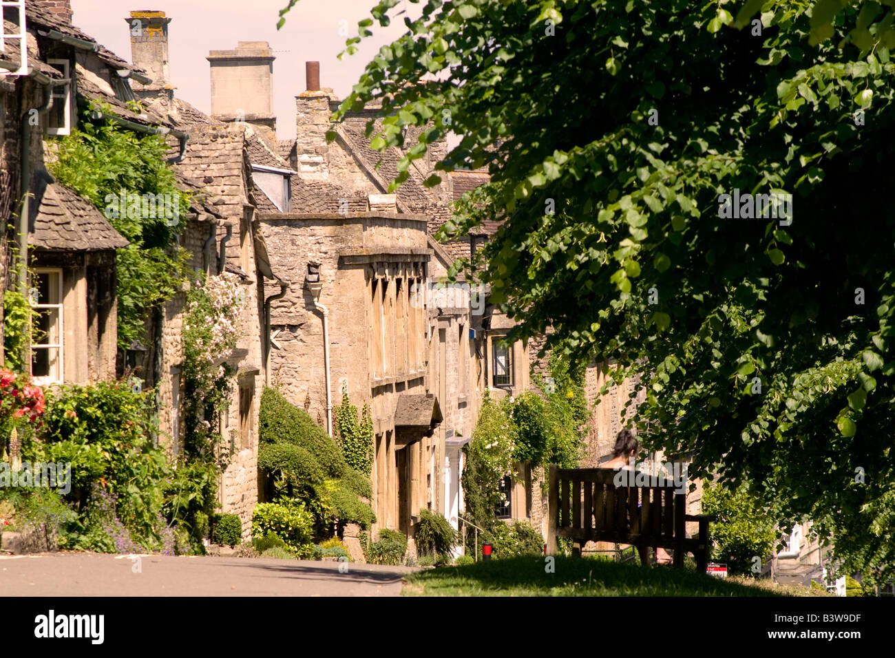 Cotswolds burford trees hi-res stock photography and images - Alamy